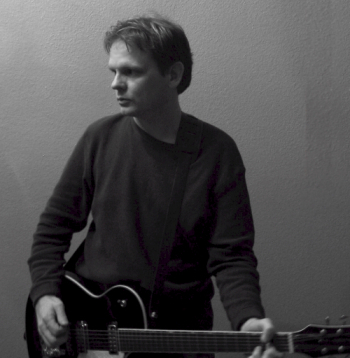 American Rocker, Darren Farris, Scores Big in the UK