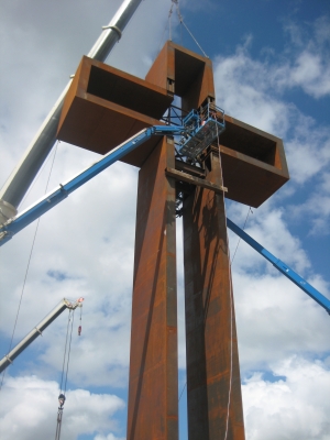 77'7" Kerrville Cross Raised on IH-10, Ending 9 Year Epic Struggle