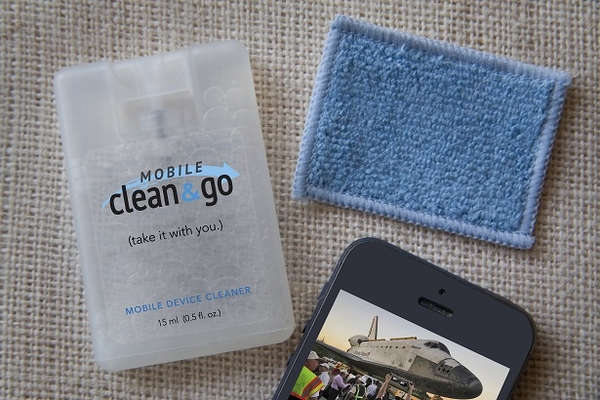 Mobile Screen Cleaning Kit Battles Smart Phone Acne