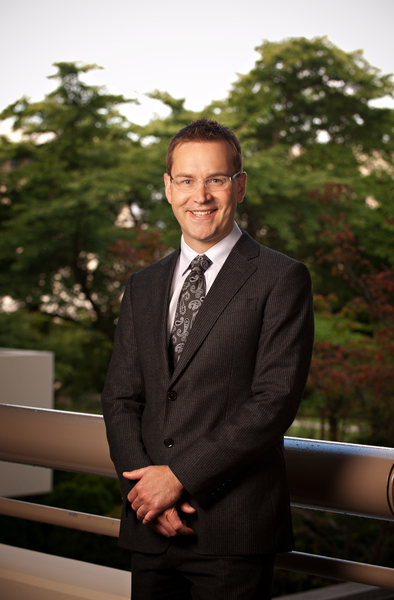 Dr. Chris Howe is a Genuine and Committed Spine Surgeon