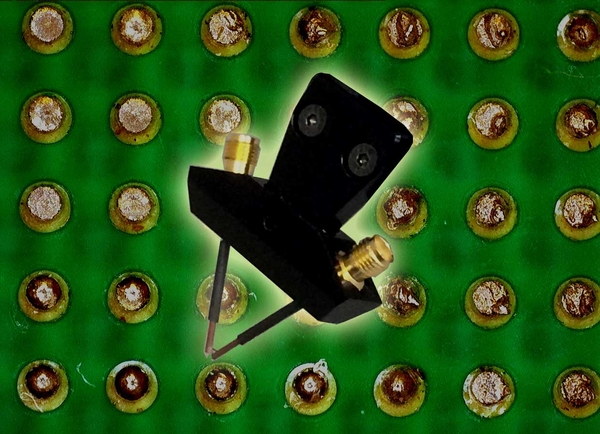 Rugged Gigahertz Probes and SFD De-embedding Tool for PCB Testing