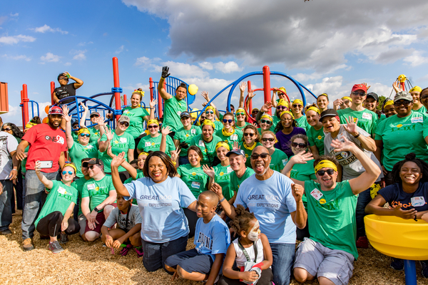 200 Volunteers from Smile Generation, First Metropolitan Church and ...