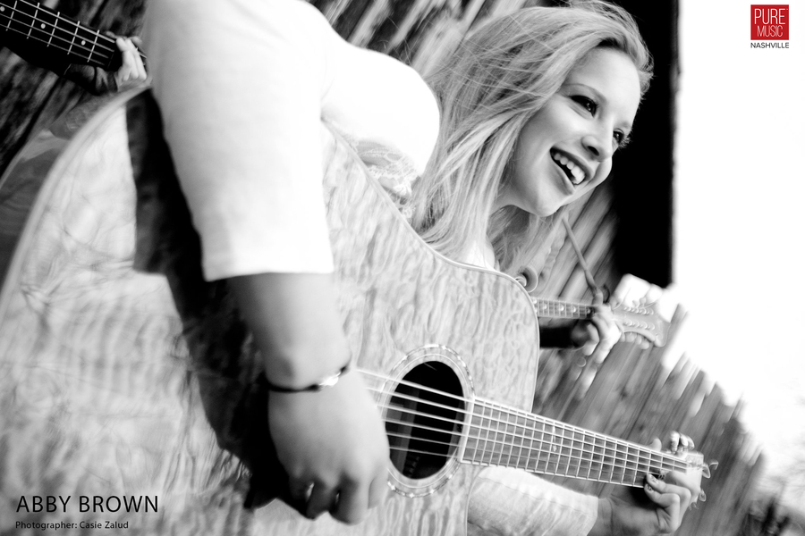 Singer-Songwriter Abby Brown Signs with Pure Music Nashville