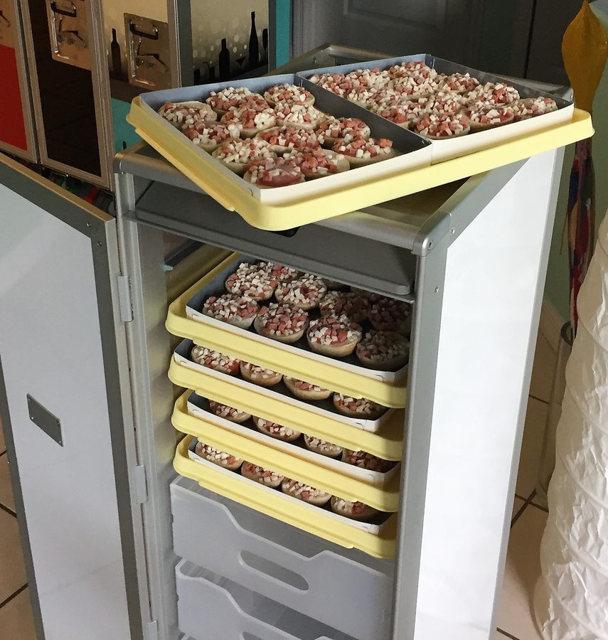 Finally: Airline Food Trays Available for the Owners of "Repurposed ...