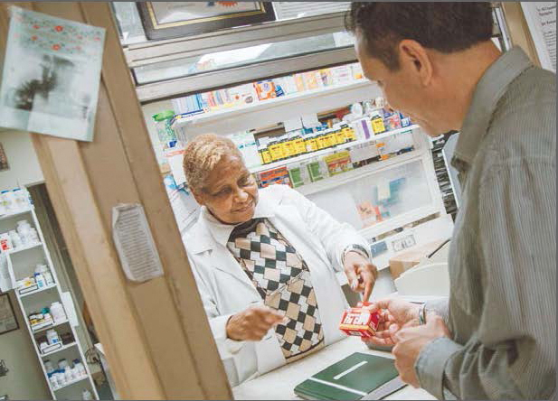 Dr. Pam Gumbs is honored with the Albert Einstein Award of Medicine by ...