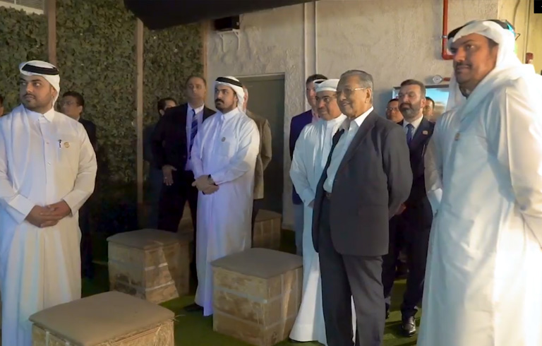 PM Visits Largest Qatari Dairy Farm