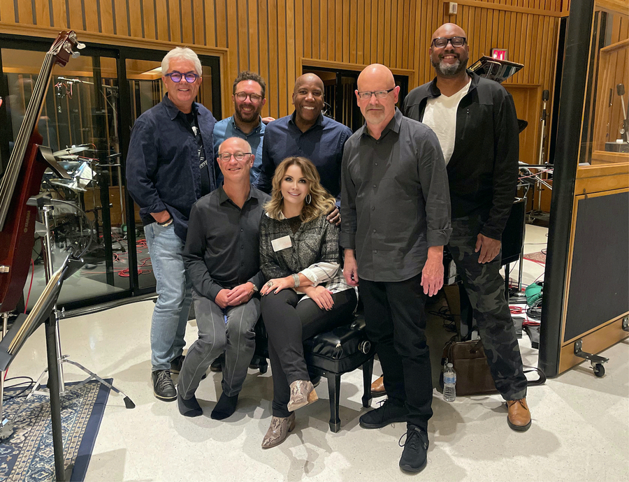 Giada Valenti Drops New Single, "Silent Night / Noche de Paz"